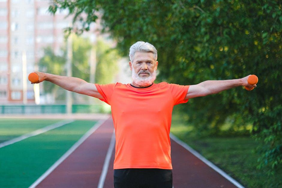 8 Essential Mobility Exercises for Seniors in a Daily Routine